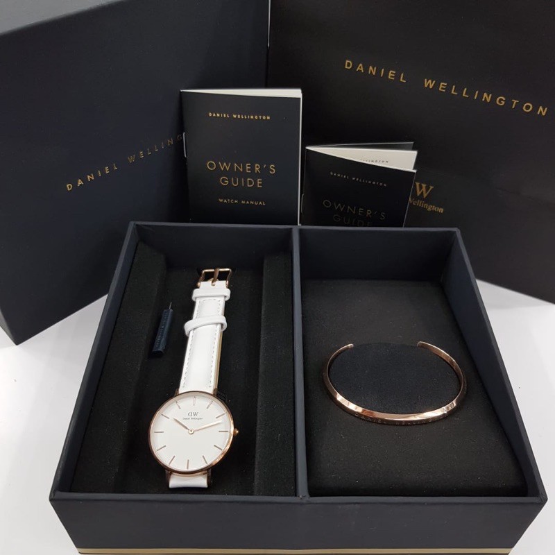 Jual DW WATCH GIFTSET WATCH + CUFF FULLSET BISA PENGIRIMAN INSTANT ...