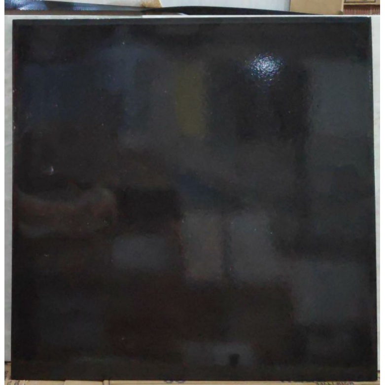 Jual Keramik Lantai AR4693 BK 40x40 Arwana Glossy / tekel ubin ceramic ...