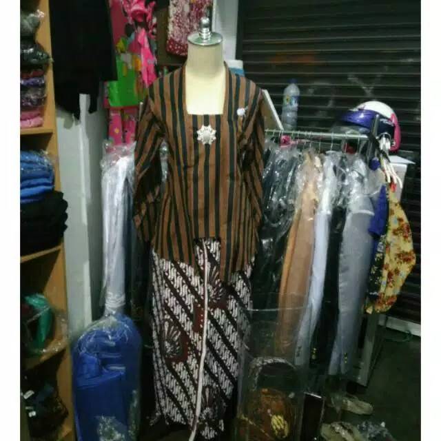 Jual Kebaya lurik wanita set jarik dewasa / baju adat Jawa /pakaian khas solo jogja | Shopee ...