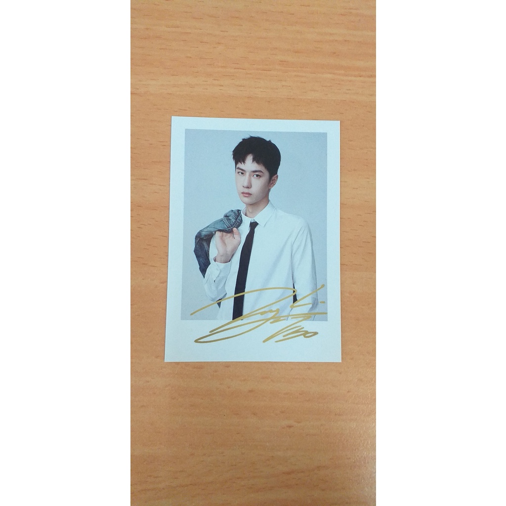 Jual WANG YIBO Signature Photocard (Import Quality) | Shopee Indonesia