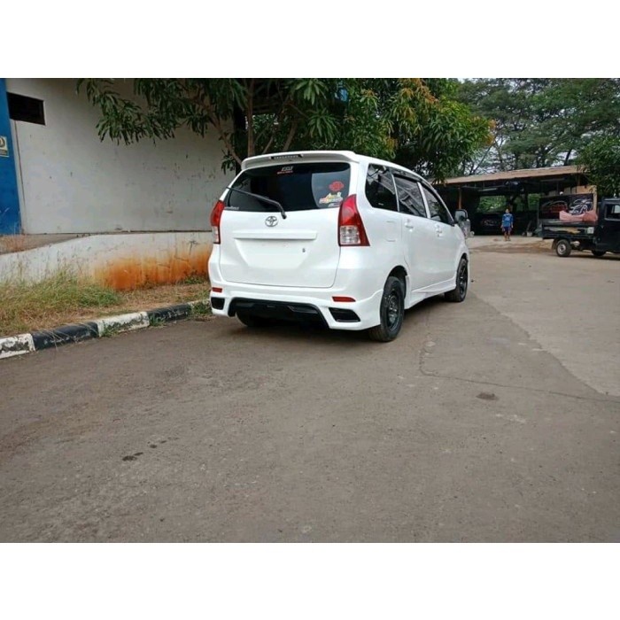 Jual bodykit belakang Avanza model Yaris diskon BODY KIT bodykit avansa ...