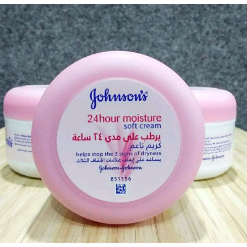 Jual Johnsons 24hour moisture soft cream dari arab original | Shopee ...