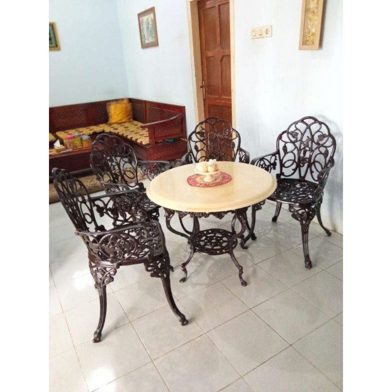 Jual Meja Teras Marmer dan 4 Kursi Teras Besi Ukir | Shopee Indonesia