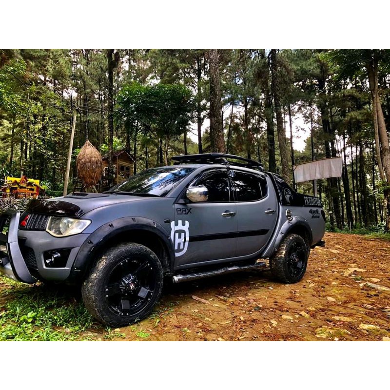 Jual Over Fender Mitsubishi Strada Triton Model Baut Monster 2008-2015 ...