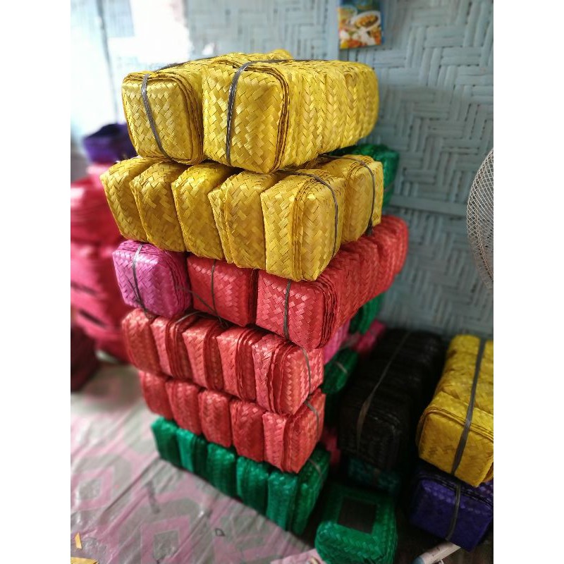 Jual BESEK WARNA 15X15CM | besek berwarna besek nasi besek kerajinan ...