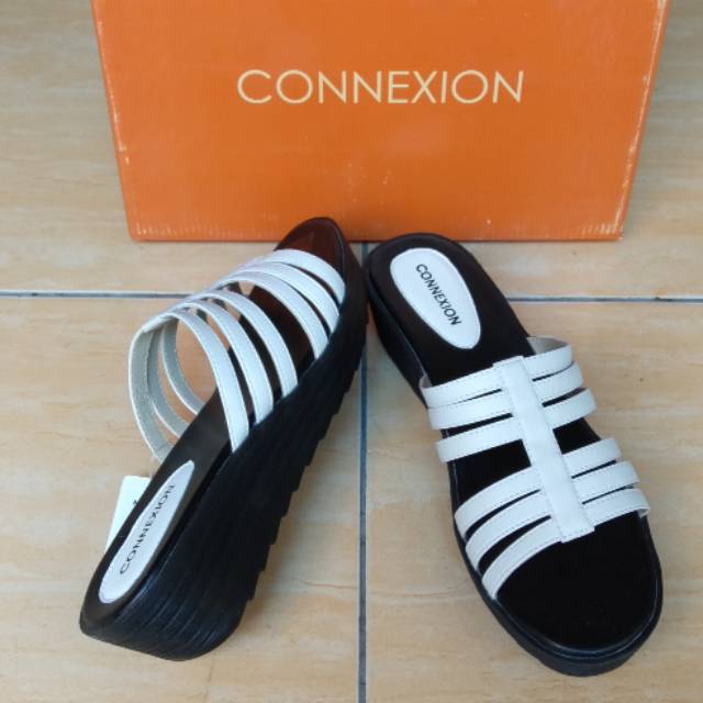 Jual Connexion sandal wedges putih | Shopee Indonesia