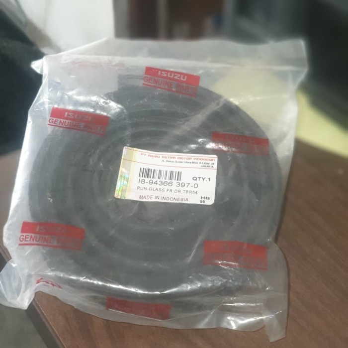 Jual Run Glass Karet Rel Kaca Isuzu Panther Kotak Original Harga Per ...