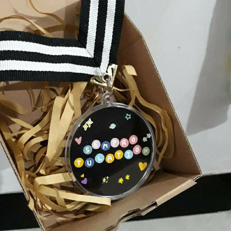 Jual Medali Hadiah custom (Ulang tahun, sempro, wisuda, nikah, teacher ...