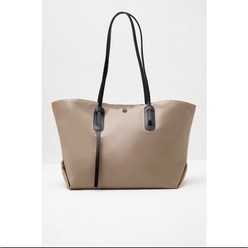 Jual Yuna Janice Totebag by Berrybenka (tote shoulder bag) | Shopee ...