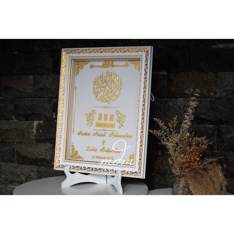 Jual PO Background Layout Display Mahar Custom akrilik emas laser ...