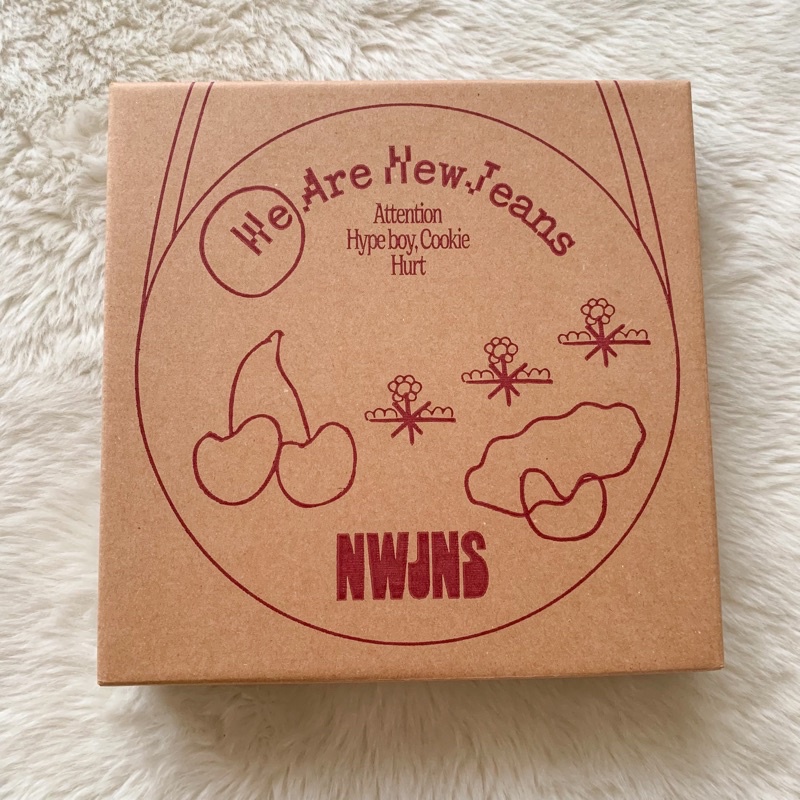 Jual New Jeans 1st EP Album Bag Version Limited Edition Red NewJeans ...