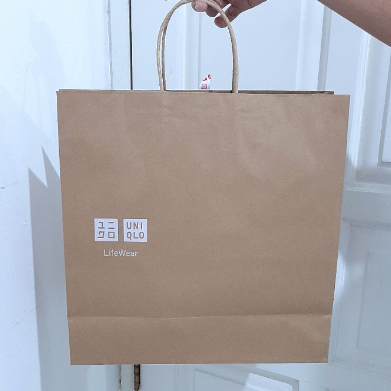 Jual PAPERBAG UNIQLO ORI L (UL) | Shopee Indonesia