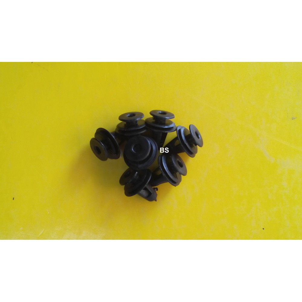 Jual Kancing Door trim / Klip Doortrim / Klip Panel Pintu / Hardboard ...