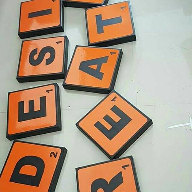 Jual Dekorasi dinding - Hiasan dinding huruf - Scrabble wall decorative ...