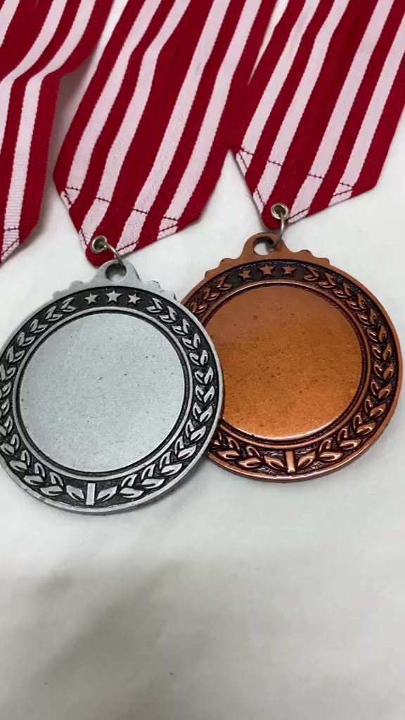 Jual Medali Warna Emas Perak Perunggu Plus Tali Merah Putih Medalion ...