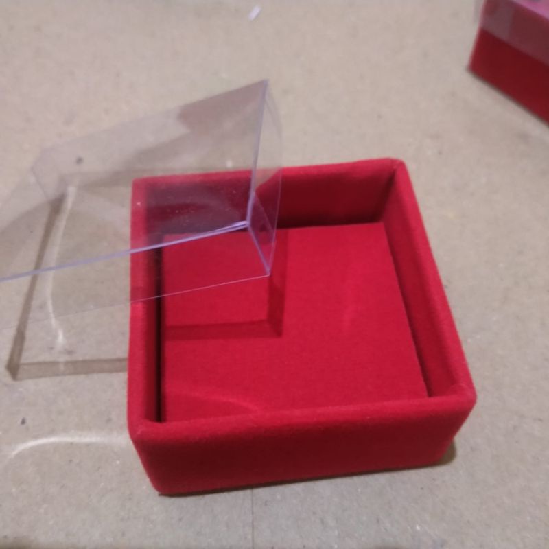 Jual box bludru kemasan 4x4x3 ,5x5x3, 6x6x3,7x7x3,dan 8x8 tempat gelang ...