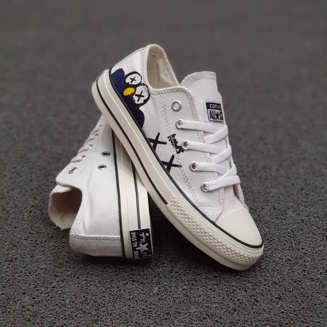 Jual Converse x elmo kaws low | Shopee Indonesia