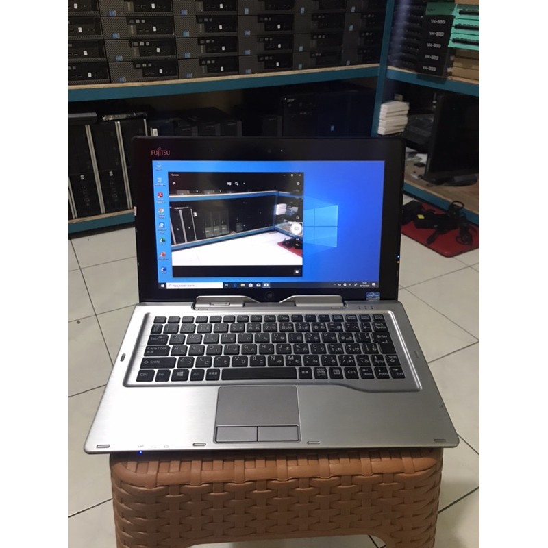 Jual Laptop Tablet Fujitsu STYLISTIC Q702 Ram 4GB SSD 128GB mulus ...