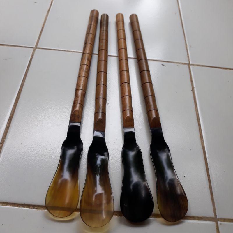 Jual sendok sepatu tanduk / shoehorn gagang kayu jati panjang | Shopee ...