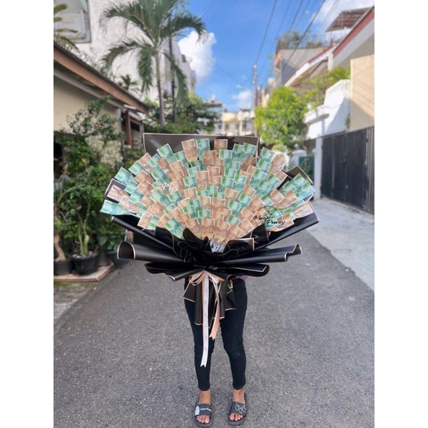 Jual MONEY BOUQUET MODEL STANDING NOMINAL BESAR - BUKET BUNGA UANG ...