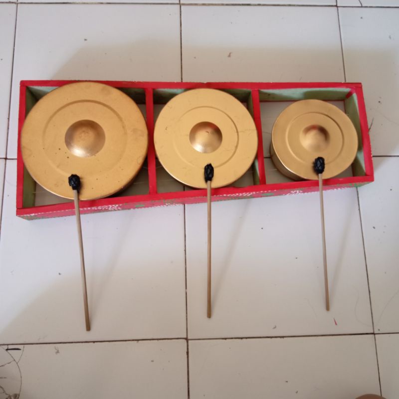 Jual Alat Musik Edukasi Kenong Isi 3 Gamelan Jawa PASTISHOPEE | Shopee ...