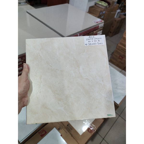 Jual keramik lantai kilap zigma cream 30x30 kw2 | Shopee Indonesia
