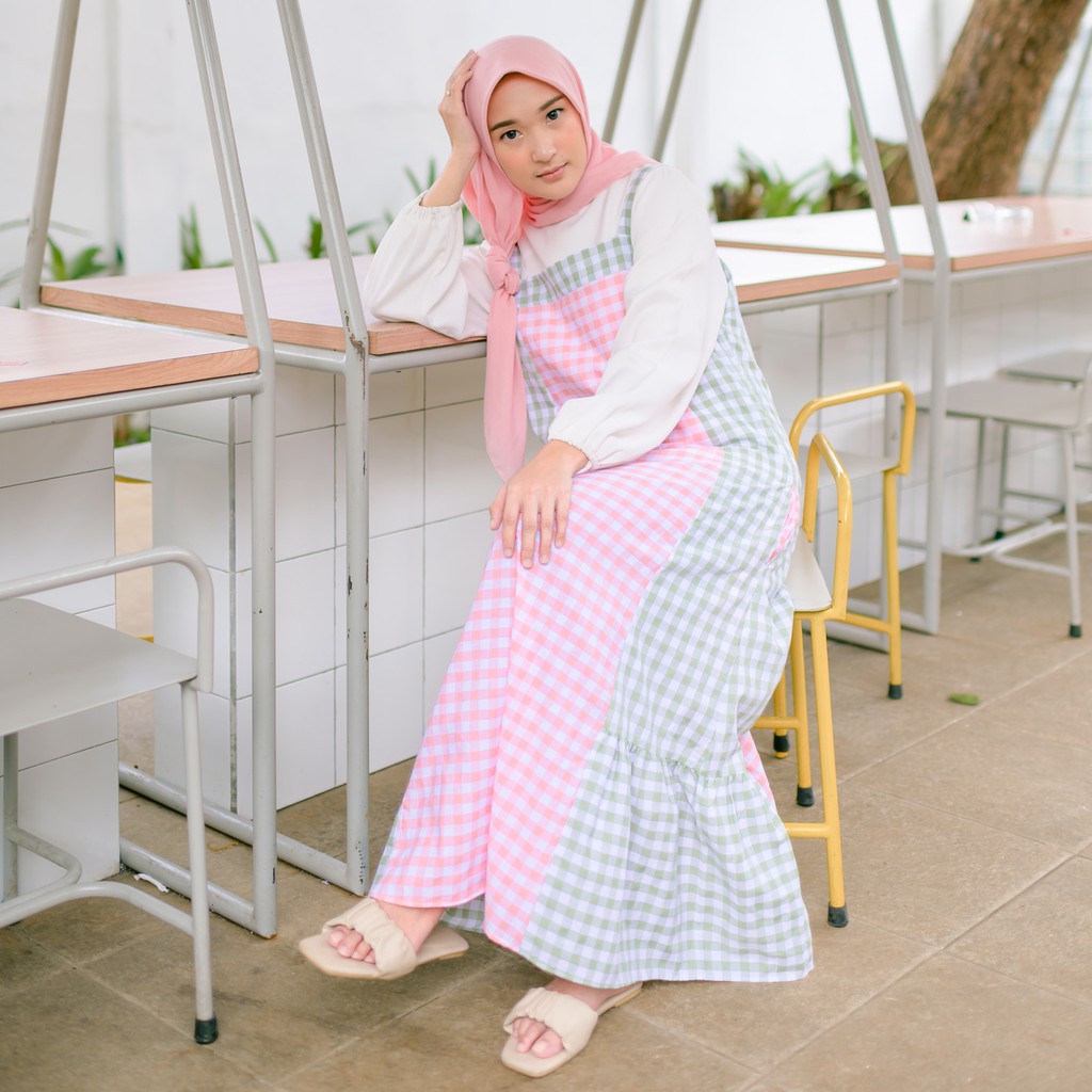 Jual Lozy Hijab - Yumna Overall ( Dress Overall Wanita ) | Shopee Indonesia