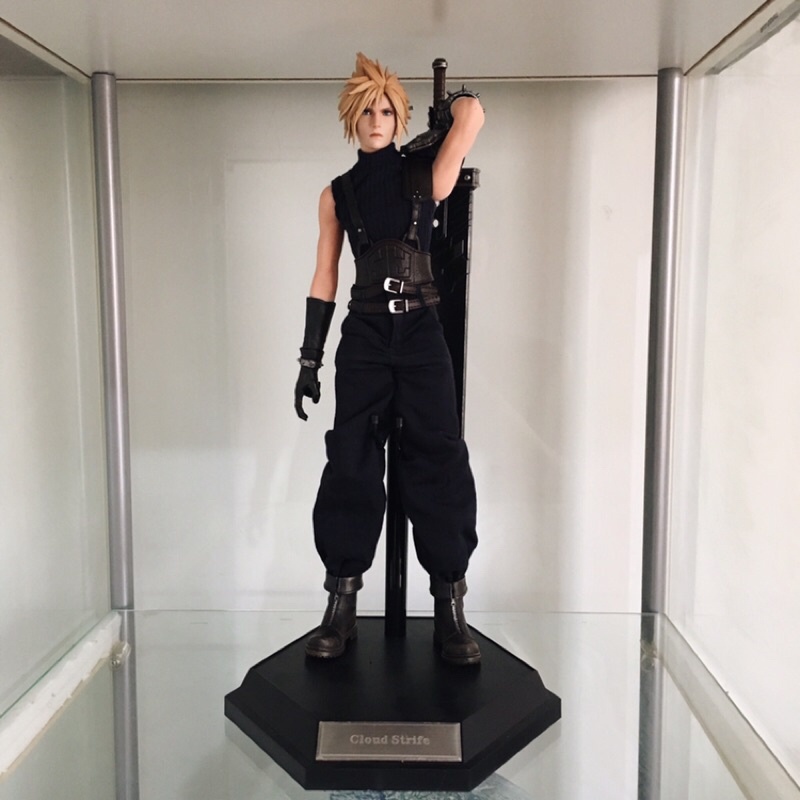 Jual Cloud Strife Collectible Figure, DELUXE Final Fantasy VII Action ...