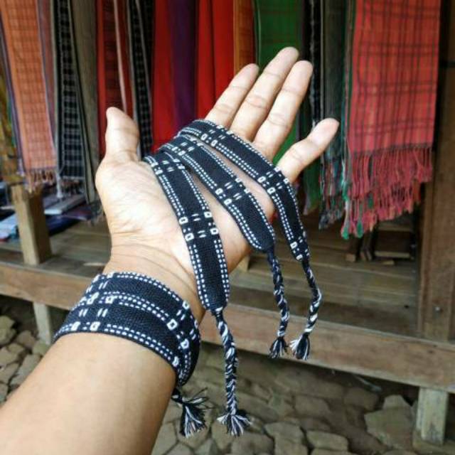 Jual Gelang etnik dari bahan tenun asli dari tenun khas suku baduy ...