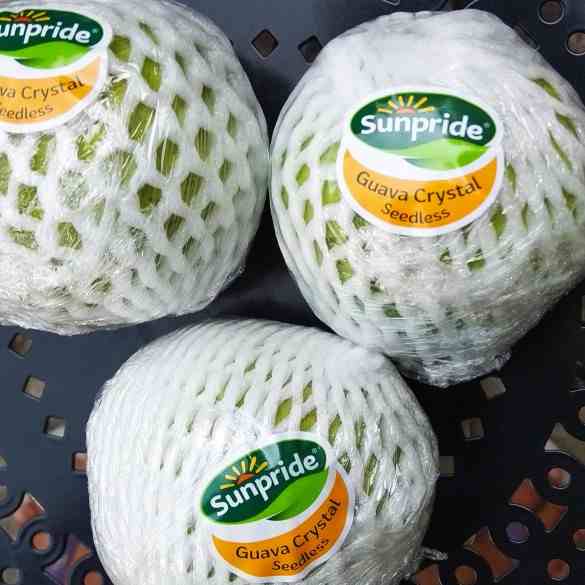 Jual Jambu Kristal Sunpride [1kg] 68Kcal Lokal - Buah Jambu Segar - Fresh Guava Fruit | Shopee ...