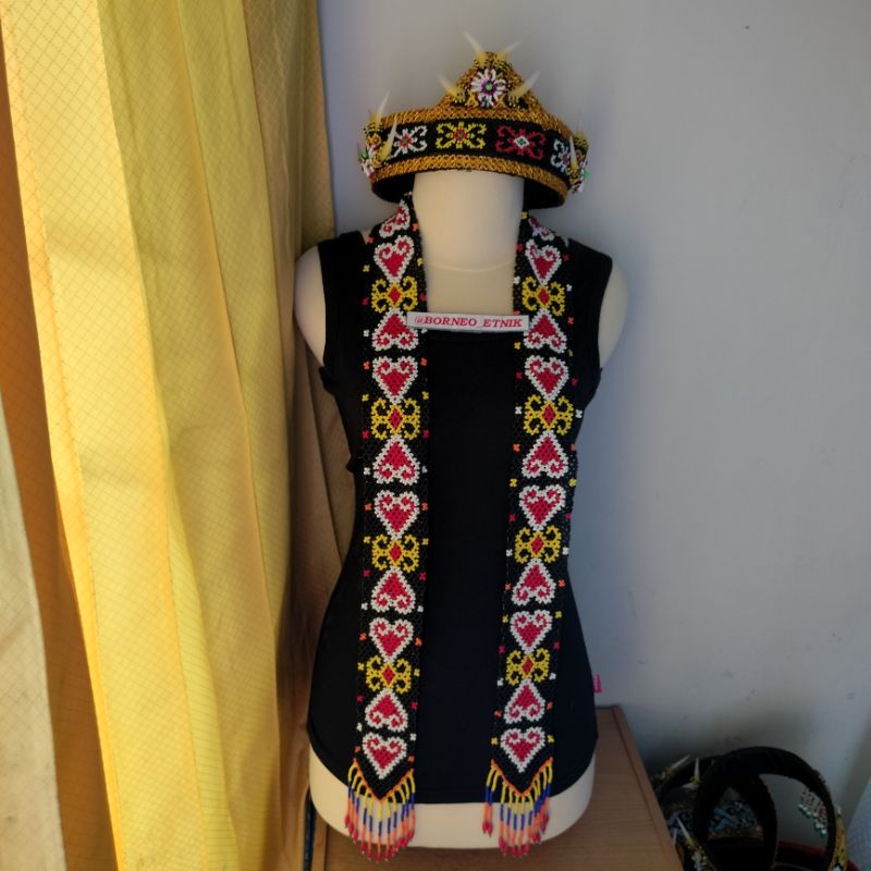 Jual satu set topi mahkota dan kalung dan anting dan rompi dada ...