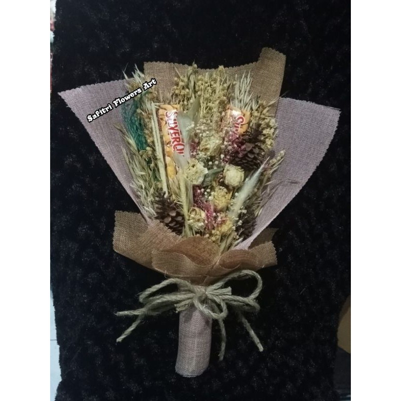 Jual Buket Bunga Kering + Coklat / Rustic / Dried Flowers/ Buket Wisuda ...
