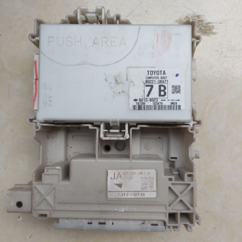 Jual fuse box - BCM computer body set original Toyota Innova Fortuner ...