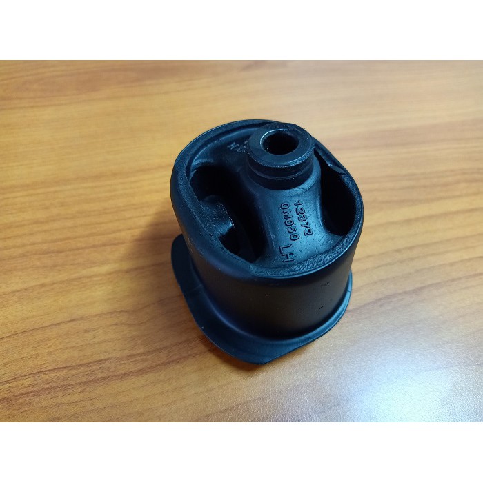 Jual BUSH ENGINE MOUNTING YARIS NEW VIOS LH 12372-0M050 | Shopee Indonesia