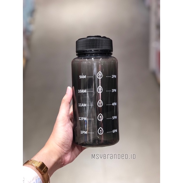 Jual MINISO - PLASTIC COOL WATER BOTTLE WITH HANDLE 800ml BOTOL MINUM ...