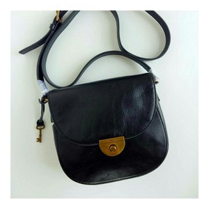 Jual TAS FOSSIL ORIGINAL - FOSSIL EMI SMALL SADDLE BAG BLACK | Shopee ...