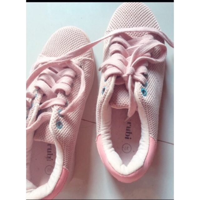 Jual Sepatu Merk Rubi No 37 (preloved) | Shopee Indonesia