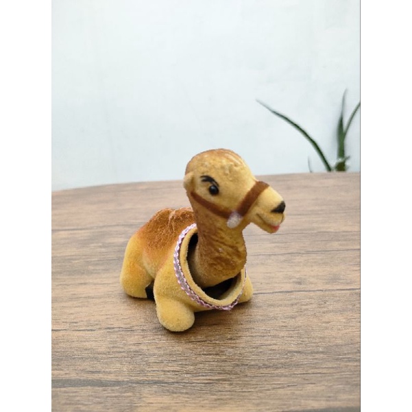 Jual Boneka Hiasan Dashboard Mobil Kepala Goyang /Dori dori Unta dan ...
