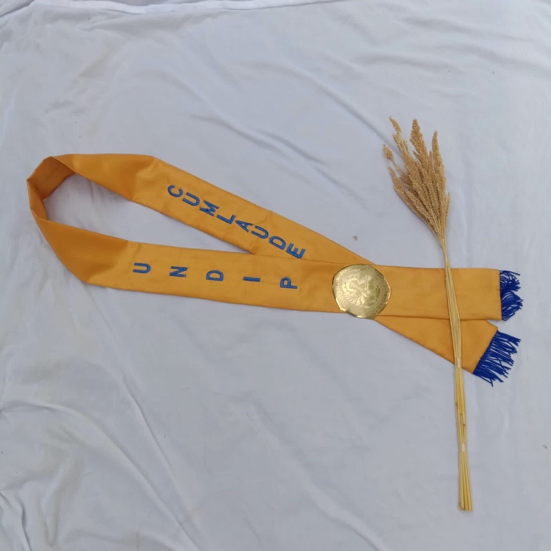 Jual Selempang CUMLAUDE Custom dan selempang CUMLAUDE UNDIP (REALPIC ...