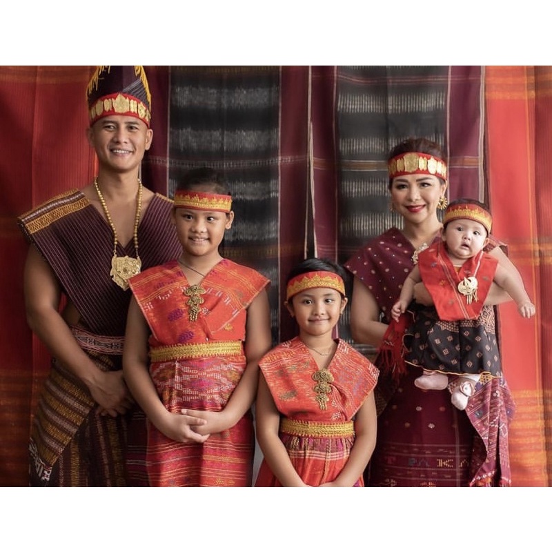 Jual PAKAIAN KOSTUM ADAT BATAK TOBA ANAK PEREMPUAN DARI ULOS SADUM BATAK | Shopee Indonesia