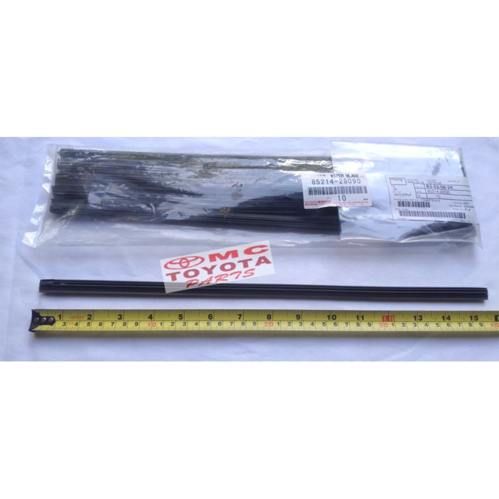 Jual Karet Rubber Wiper Depan Kiri Innova Reborn Fortuner Hilux 85214 ...