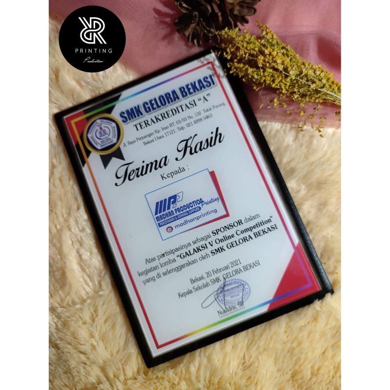 Jual plakat premium kayu + akrilik | Shopee Indonesia