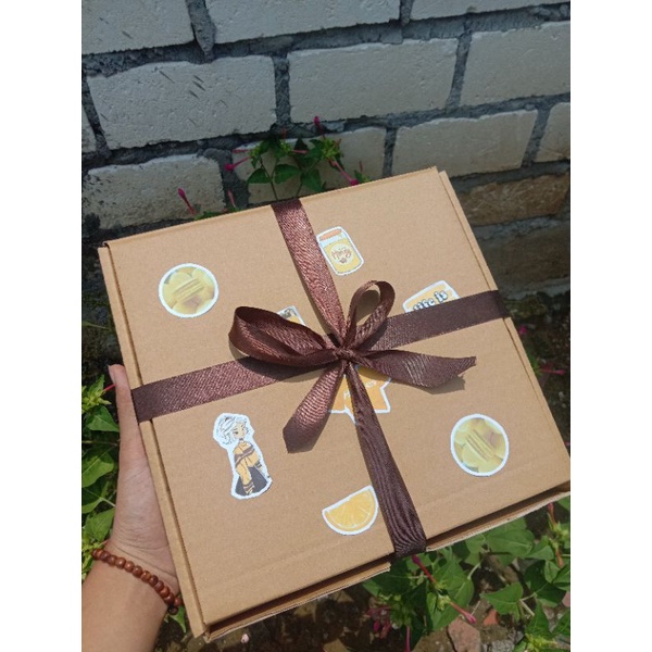 Jual SNACK BOX KADO WISUDA|| ULANG TAHUN || ANNIVERSARY | Shopee Indonesia