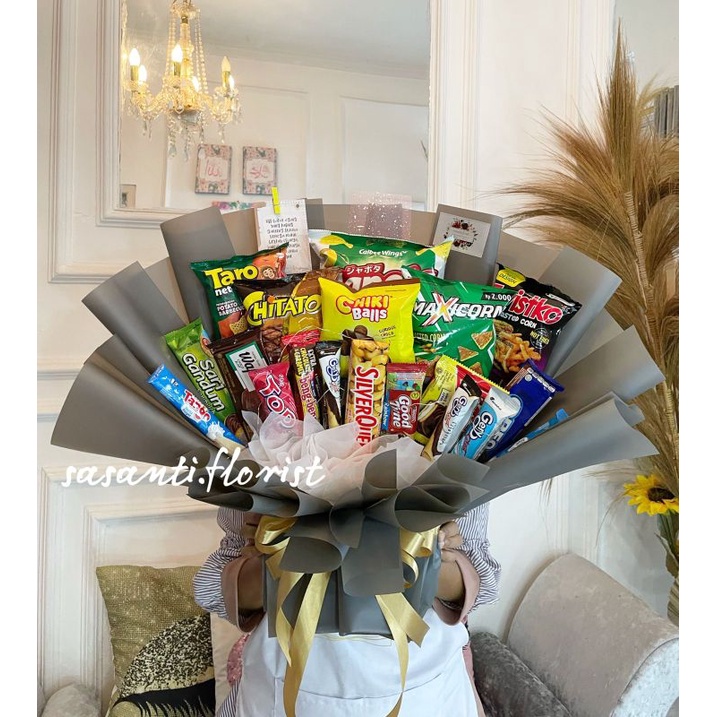 Jual BOUQUET SNACK BUKET SNACK JAJANAN JUMBO BESAR FREE LAMPU SOUVENIR ...