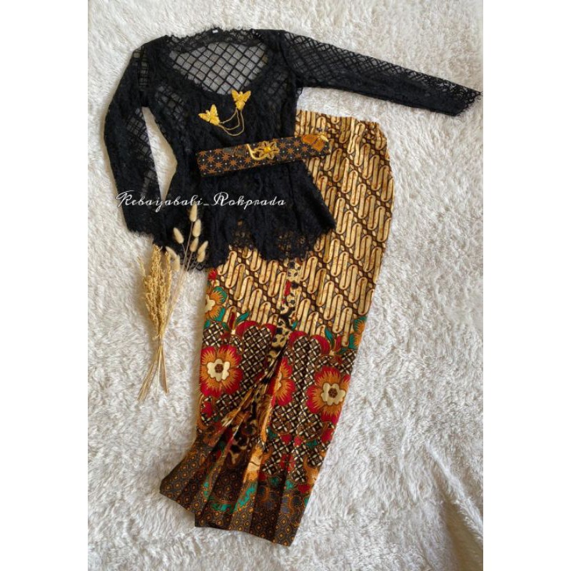 Jual SATU SET KEBAYA BALI KEBAYA JADI KEBAYA SEMI ITALY KEBAYA KUTUBARU ...