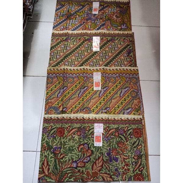Jual KAIN PANJANG BATIK ADRM DUA SEKAWAN KEBAT JARIK HALUS TEBAL | Shopee Indonesia