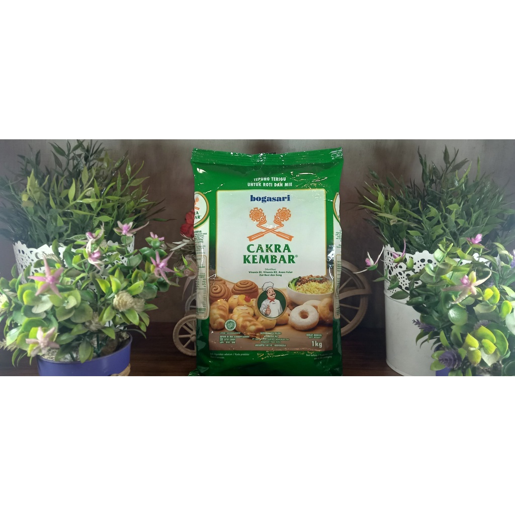 Jual Tepung Terigu Cakra Kembar Bogasari 1 Kg | Shopee Indonesia