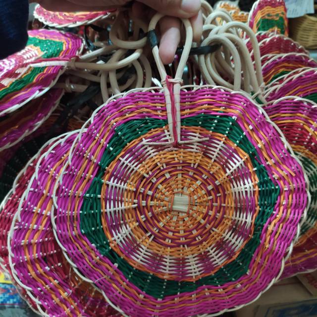 Jual Kipas tangan ROTAN kerajinan masyarakat Banjar | Shopee Indonesia