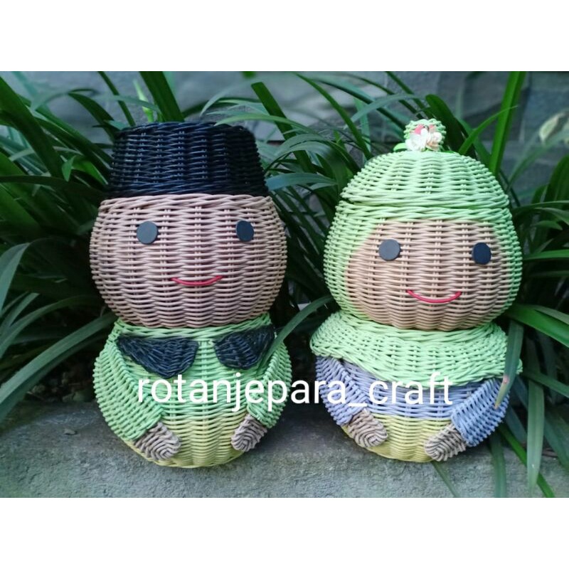 Jual Rotan Pak Haji dan Bu Haji full badan tipe 2/rotan lebaran/parcel ...