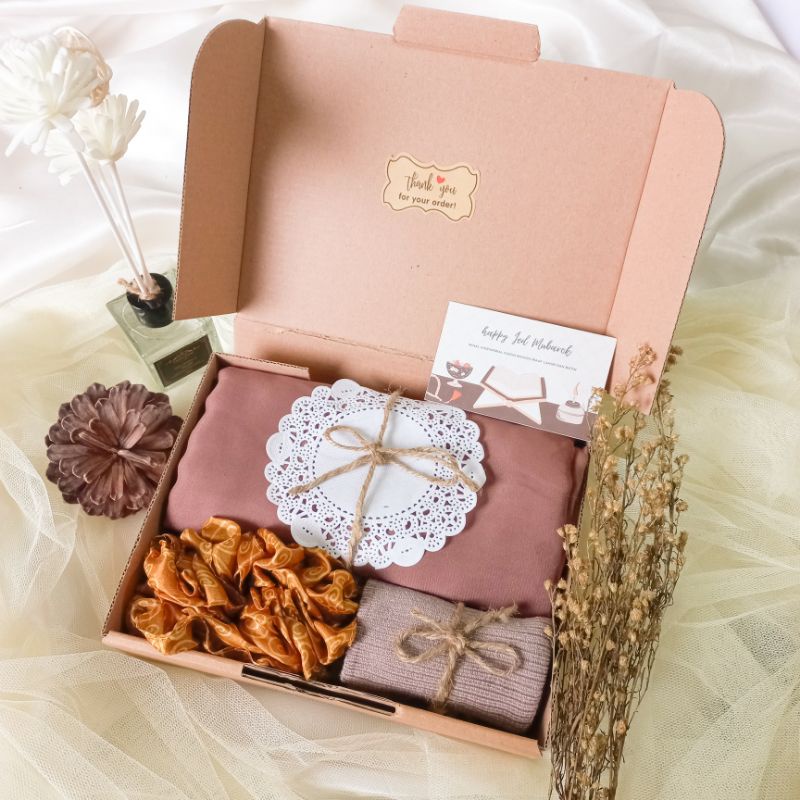 Jual Hampers Hijab Kado Gift Box Ulang Tahun / Kado Ulang tahun cewek ...